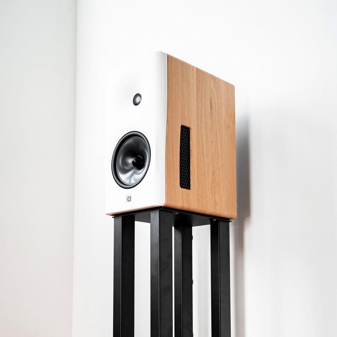 8c placement and Boundary Coupled Bass